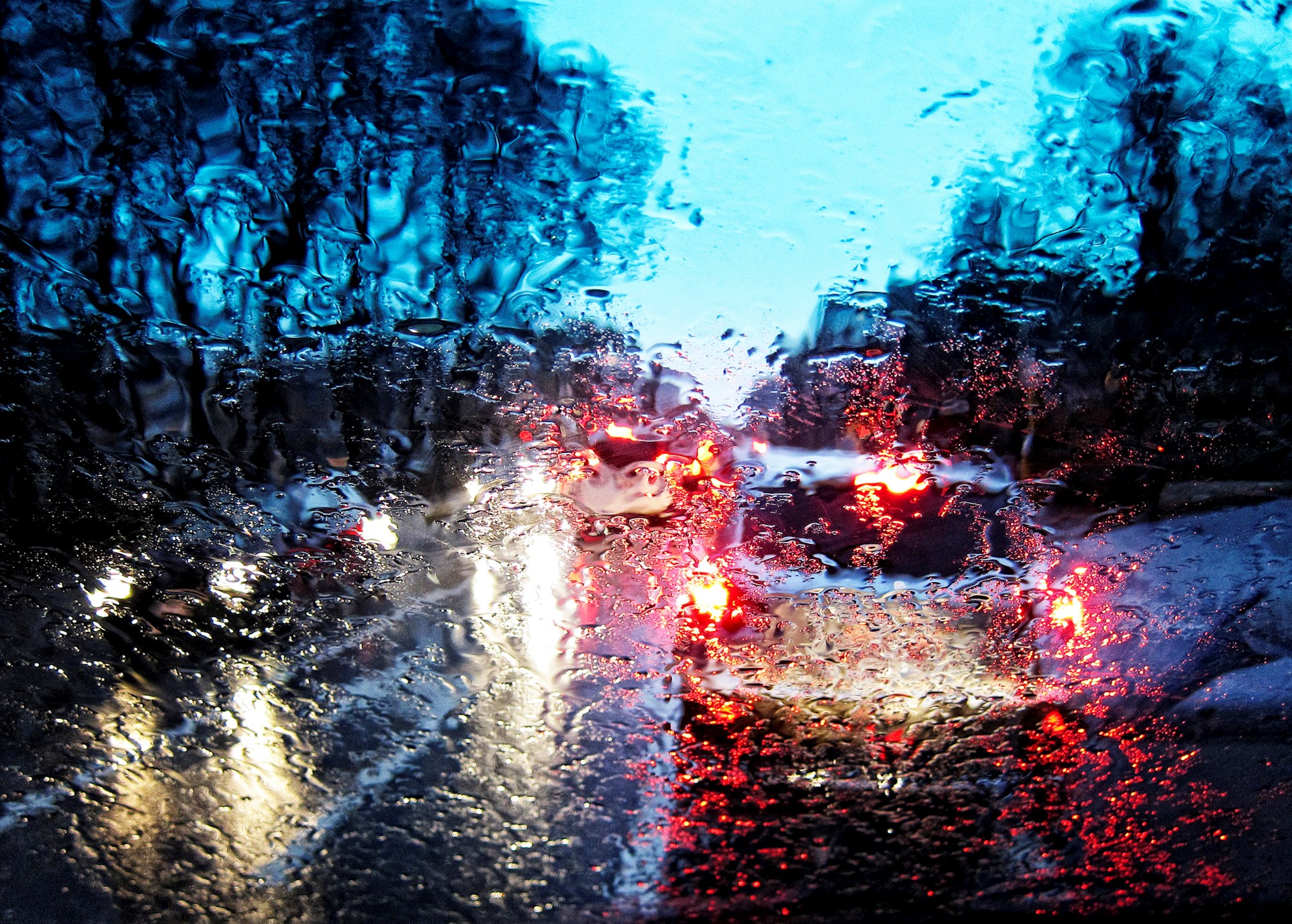 How to keep safe while driving in wild weather - Driven Car Guide