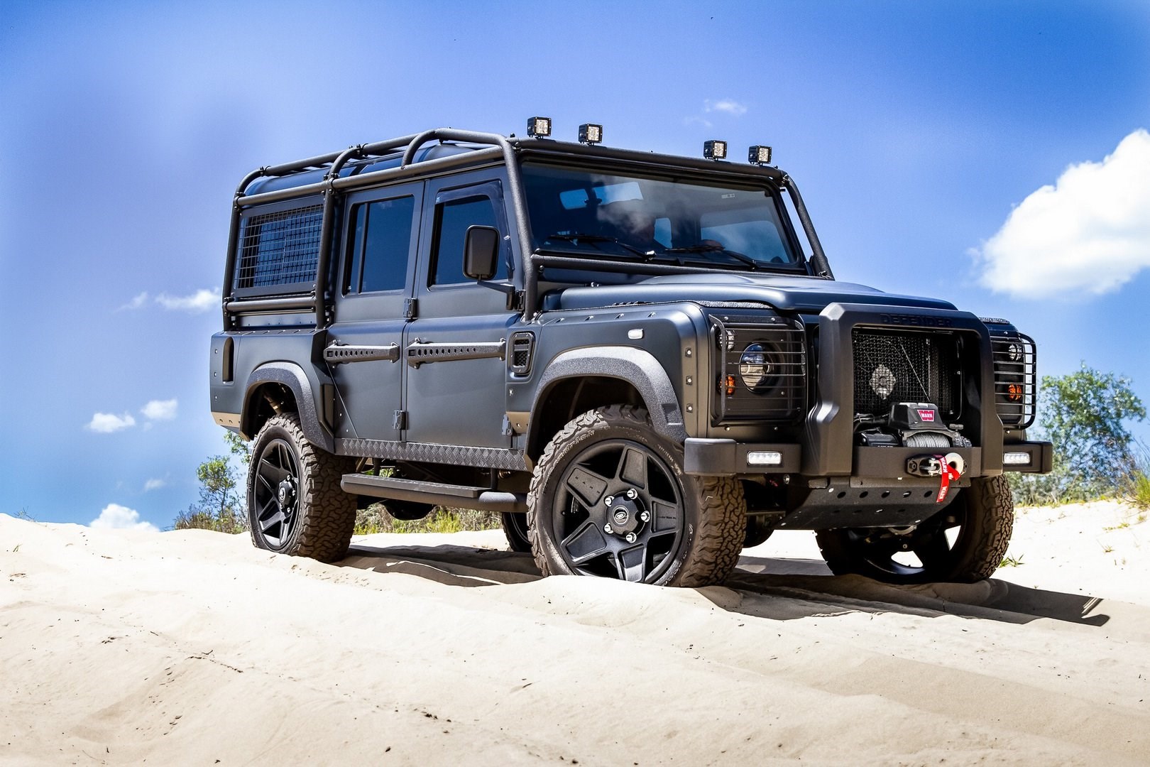 The ultimate apocalypse 4x4? Company reveals mad custom Land - Driven ...