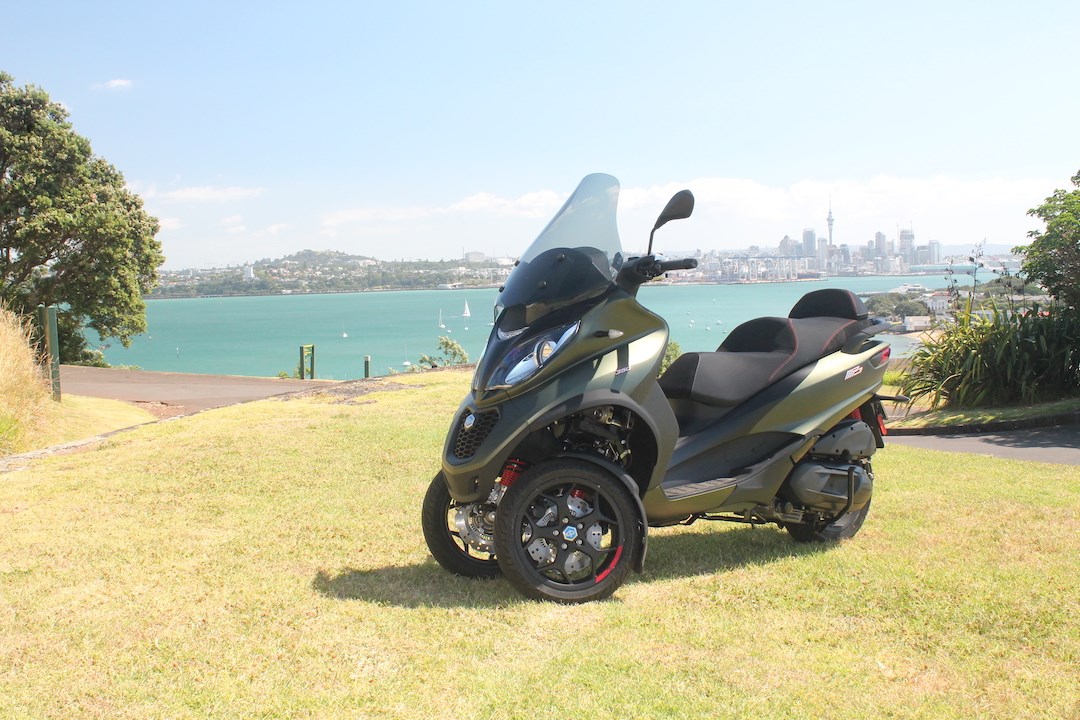 Road test: It's a bike, it's a car, it's a Piaggio MP3 - Driven Car Guide