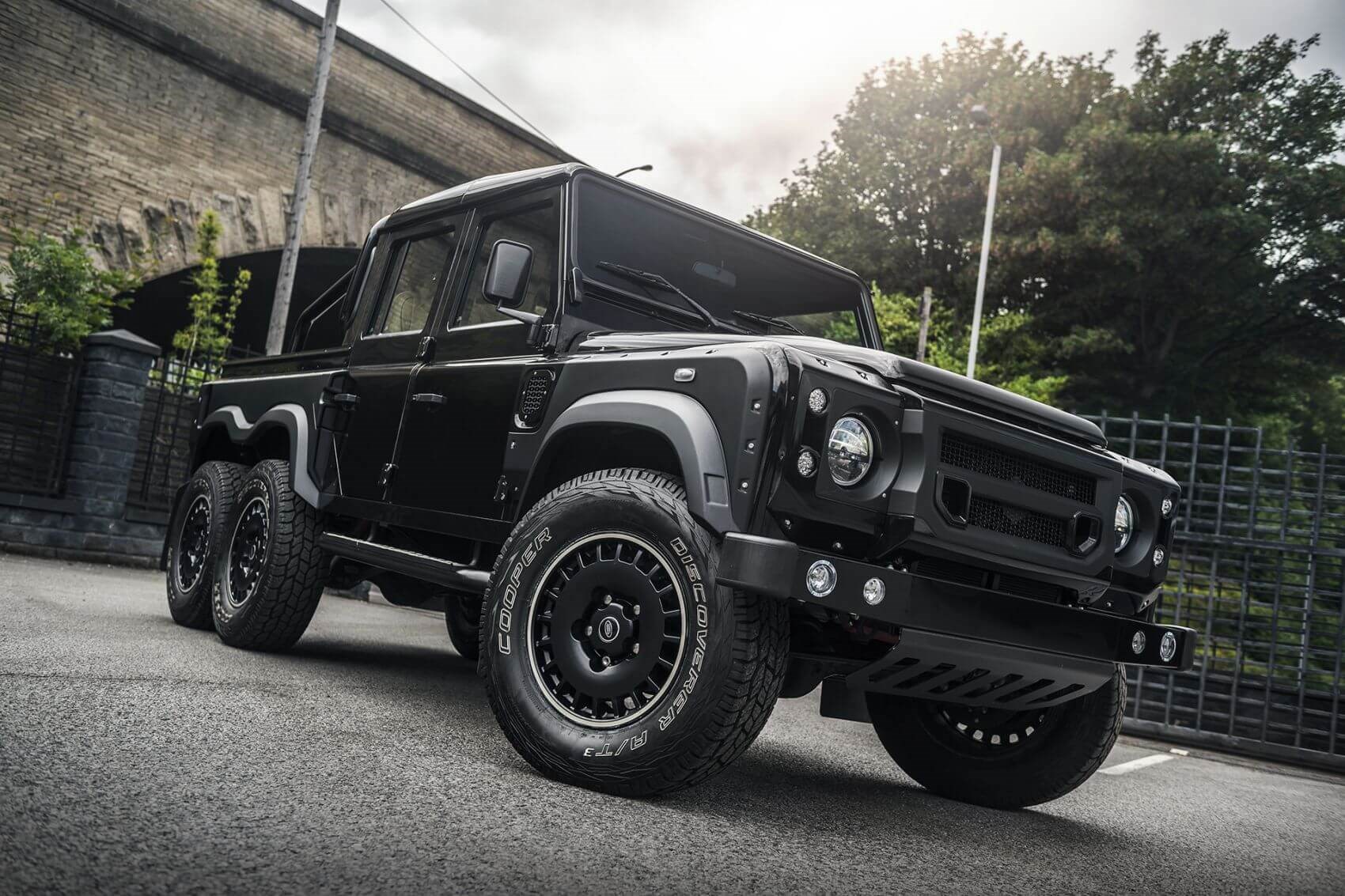 Is this $500,000 Land Rover 6x6 the toughest thing to come o - Driven ...
