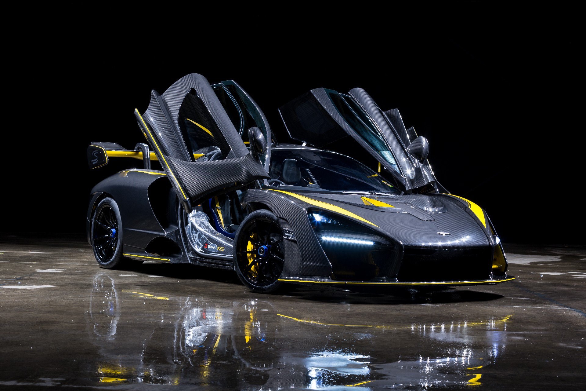 Striking McLaren Senna for sale in 'Straya is a carbon-fibre - Driven ...