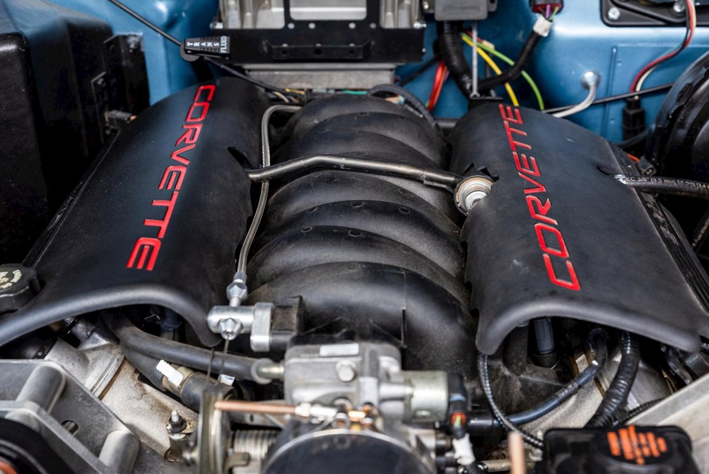 Beautiful vintage Jeep Grand Wagoneer comes with a heck of a - Driven ...