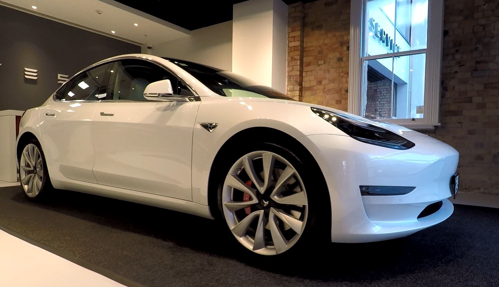 Watch: Tesla's Model 3 takes on Auckland - Driven Car Guide