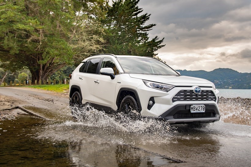 Buyers' Guide: Why buy an efficient, mid-sized SUV? - Driven Car Guide