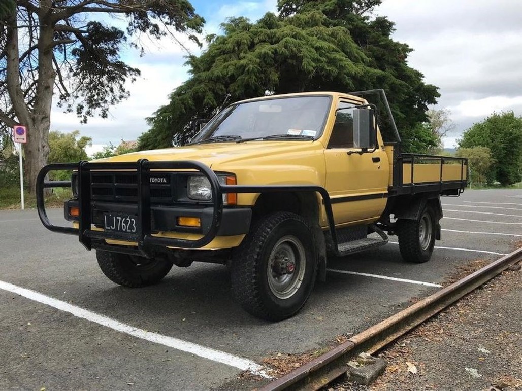 Pristine, vintage Toyota Hilux is the perfect Barry Crump th - Driven ...