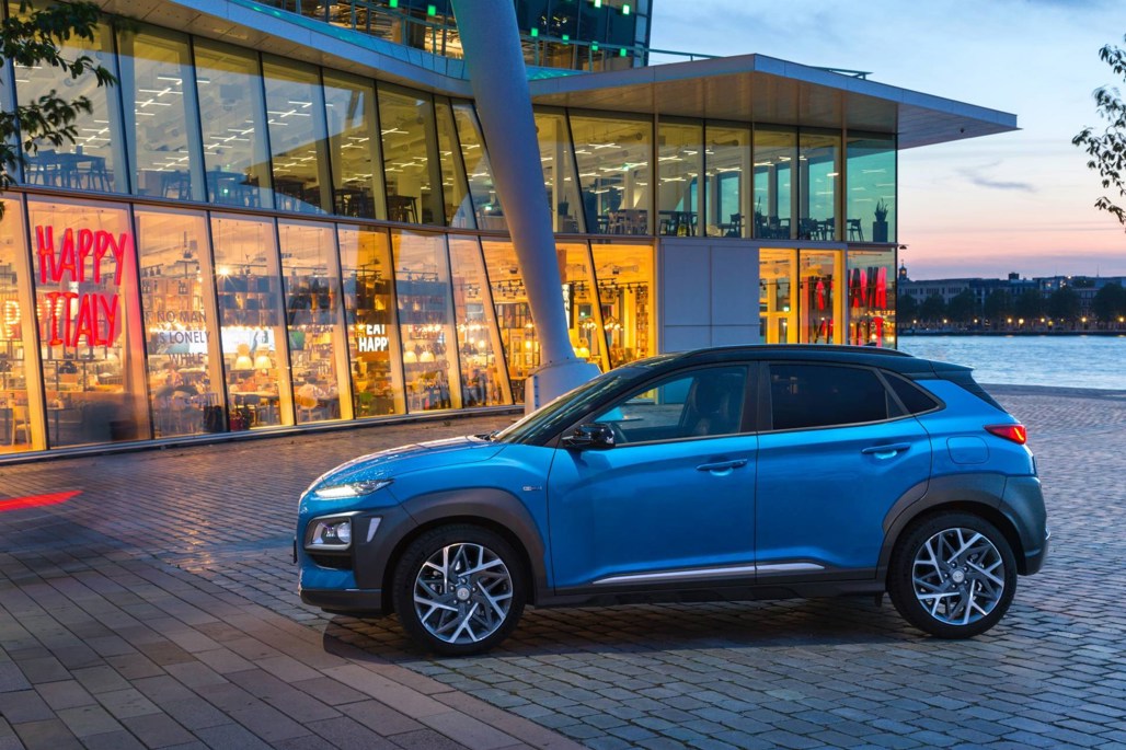 Revealed: Hyundai shows off hybrid Kona SUV and updated Ioni - Driven ...