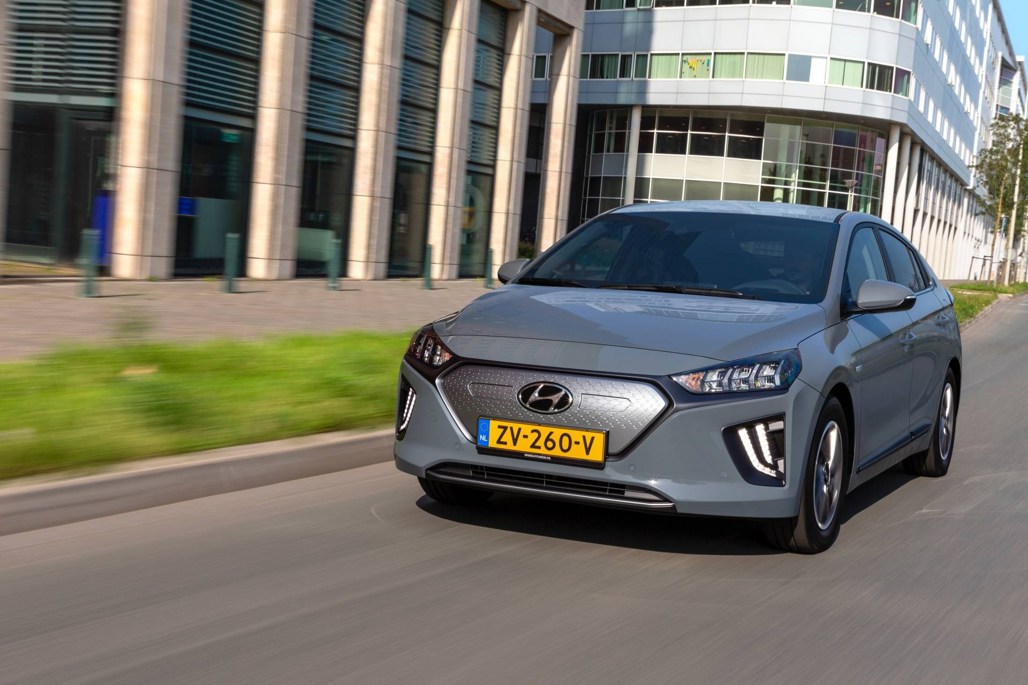 Revealed: Hyundai shows off hybrid Kona SUV and updated Ioni - Driven ...
