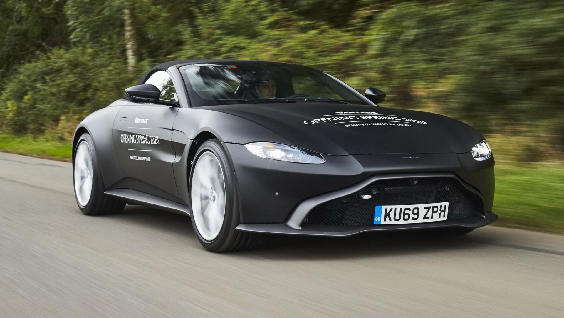 Aston Martin pulls the covers off the drop-top 2020 Vantage - Driven ...