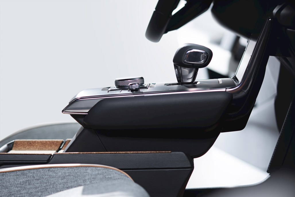 This is it: Mazda unveils its first electric car, the all-ne - Driven ...