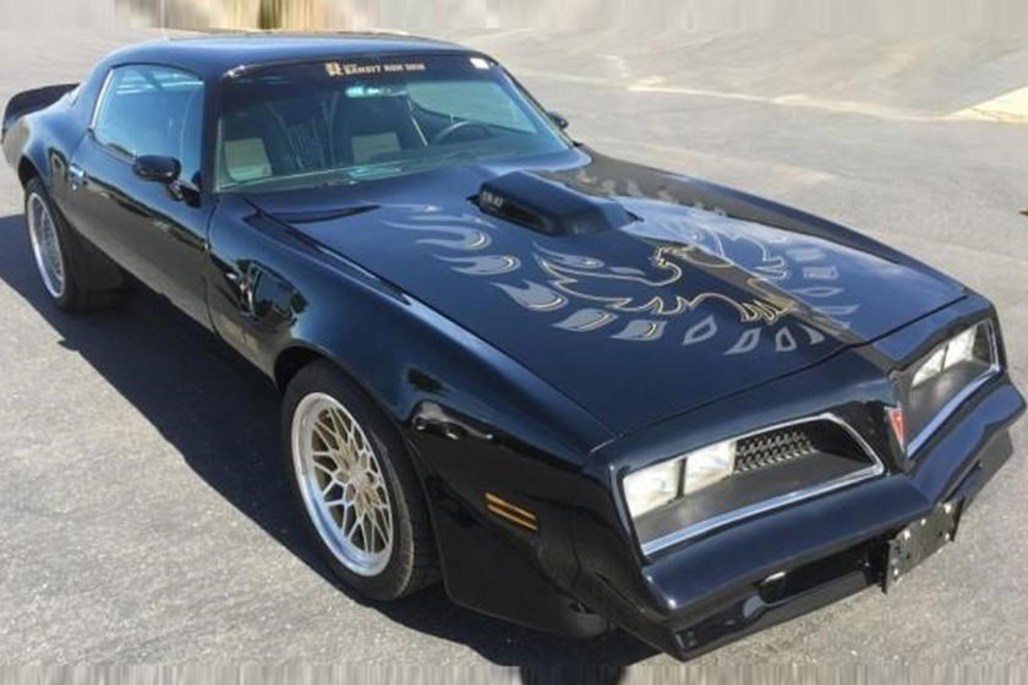 Burt Reynolds' iconic 'Smokey and the Bandit' Pontiac Trans - Driven ...