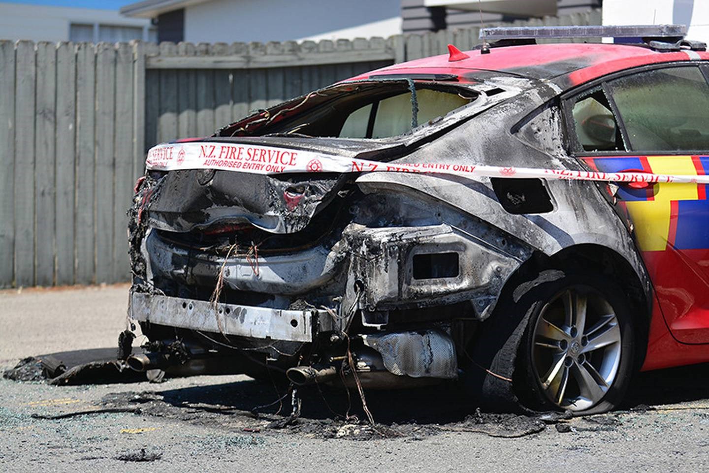 Watch: Man arrested after allegedly setting police car on fi - Driven ...