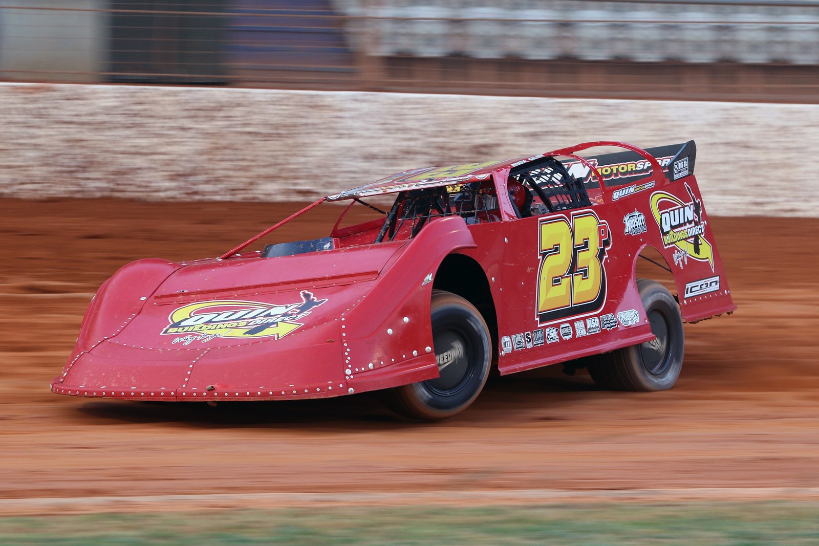 Mick Quin's American-built super saloon sweeps the field at - Driven ...