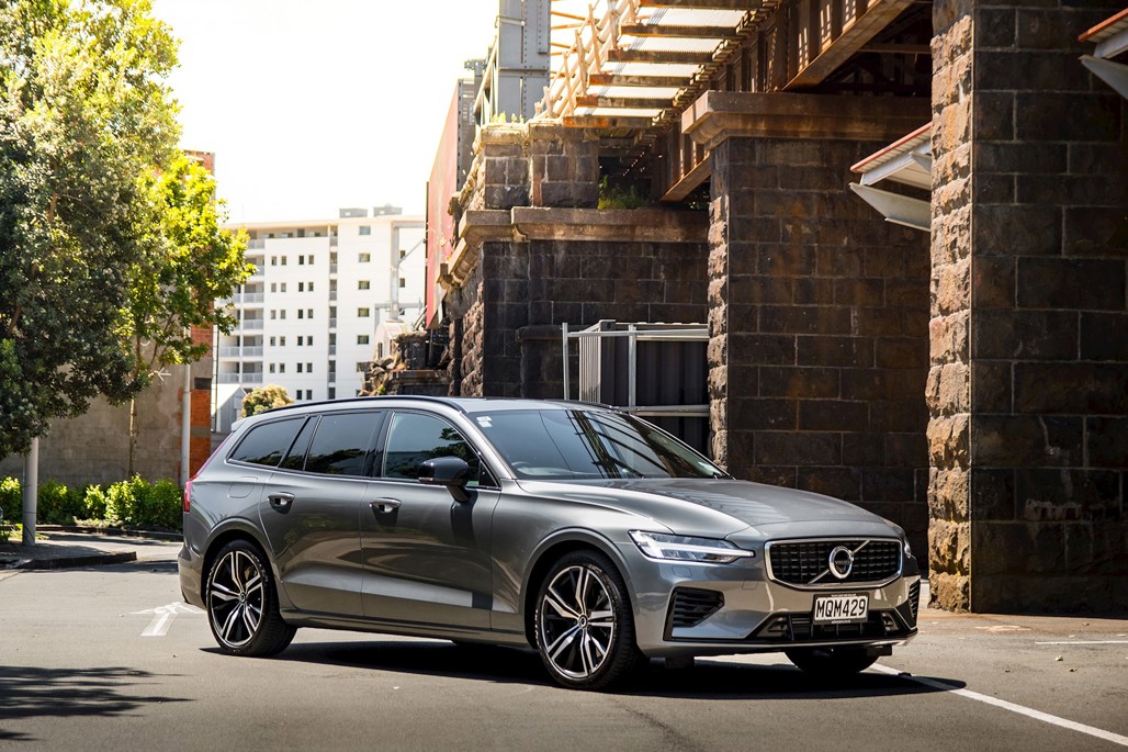 Watch: Volvo's S60 and hot V60 wagon tested, is the hybrid t - Driven ...