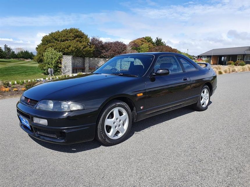 Sales Spotlight: 1995 Nissan Skyline R33 Coupe - Driven Car Guide