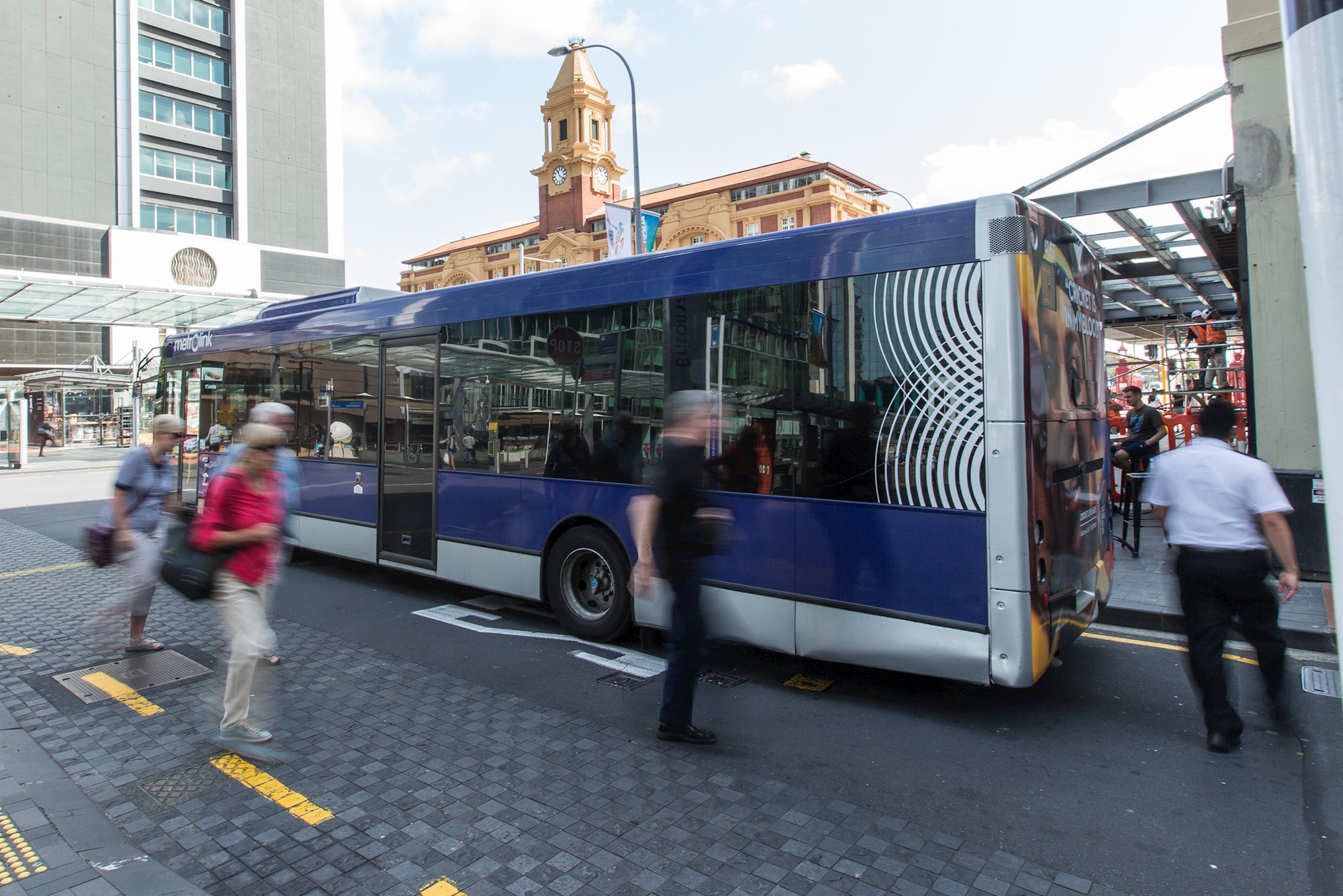 Bus strikes to start in Auckland tomorrow in midst of pay de - Driven ...