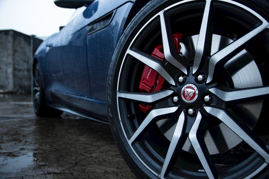 Jaguar F-Type P575 R review: it's all about roar refinement - Driven ...