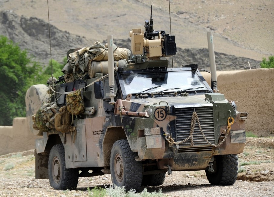 NZ Government orders 43 big bush-bashing defence vehicles - Driven Car ...