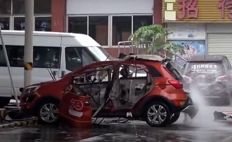 Watch the dramatic moment electric vehicle explodes while ch - Driven ...