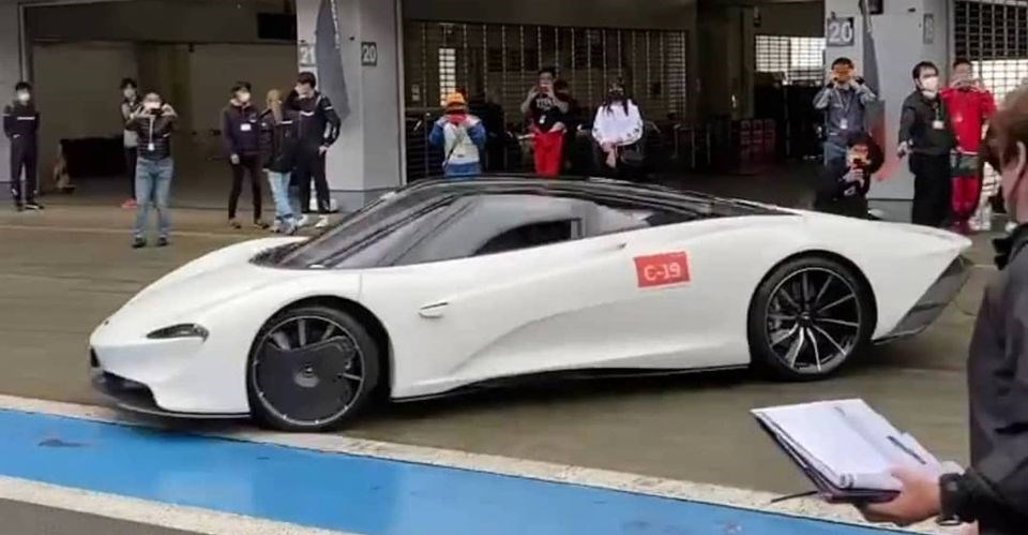 Watch: $3 million McLaren Speedtail crashes at the track - Driven Car Guide