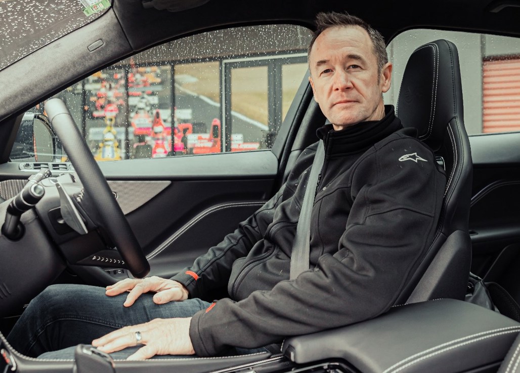 Greg Murphy back on Hamilton Supercar turf... in a Jaguar - Driven Car ...