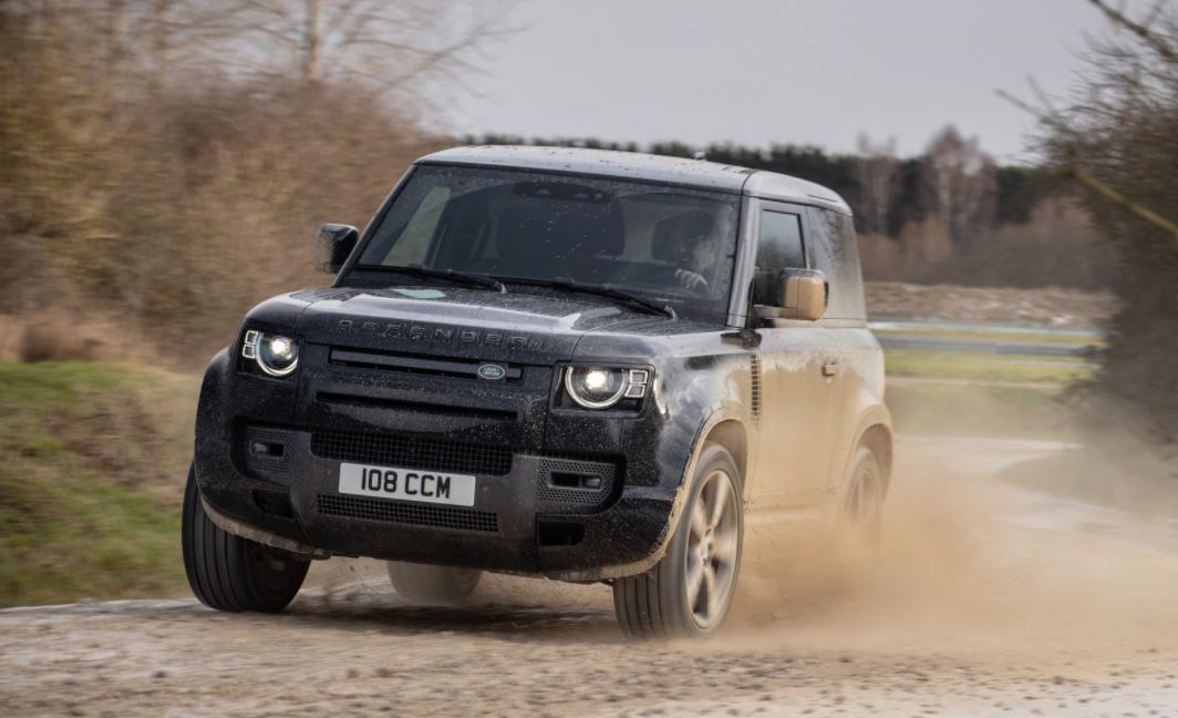 Land Rover's V8-powered Defender finally unveiled with 386kW - Driven ...
