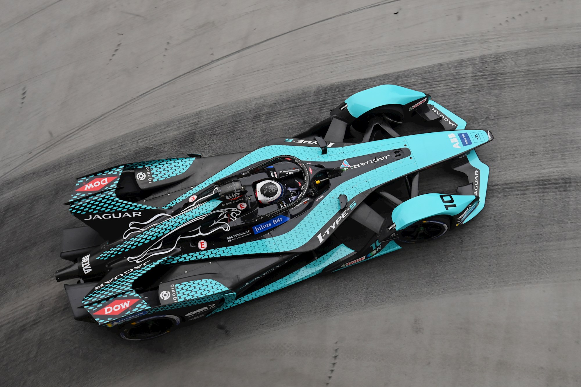 The Insider: industry insight on how Jaguar takes tech from - Driven ...