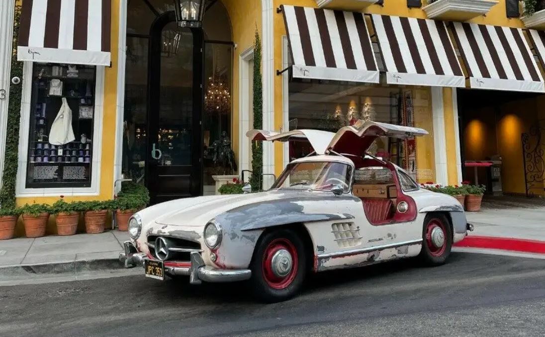 Rusty Mercedes-Benz Gullwing to fetch over $2 million at auc - Driven ...