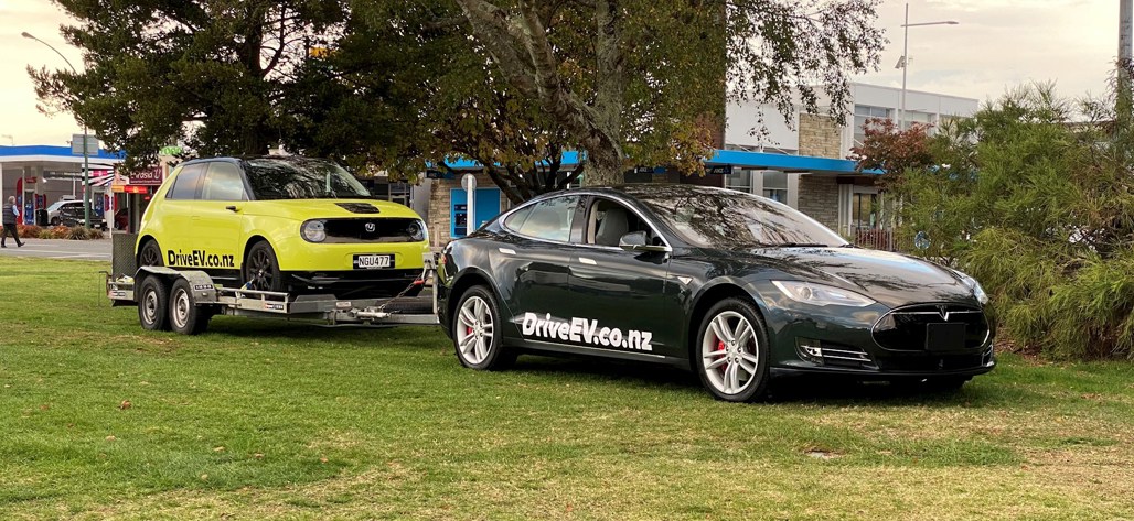 The Good Oil: The Tesla Model S tow baller - Driven Car Guide