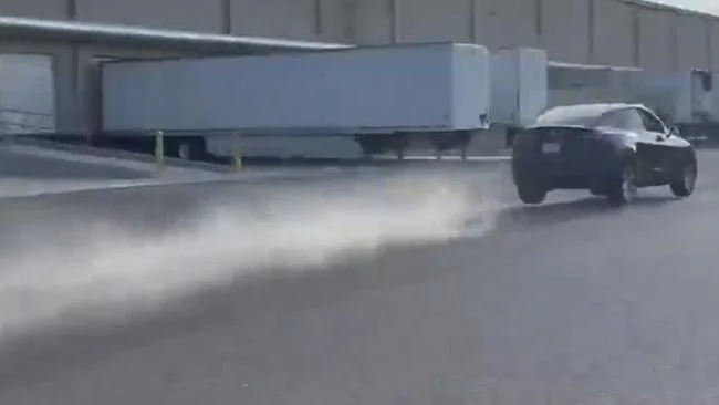 Watch: 'Idiotic' Tesla driver crashes EV after attempting to - Driven ...