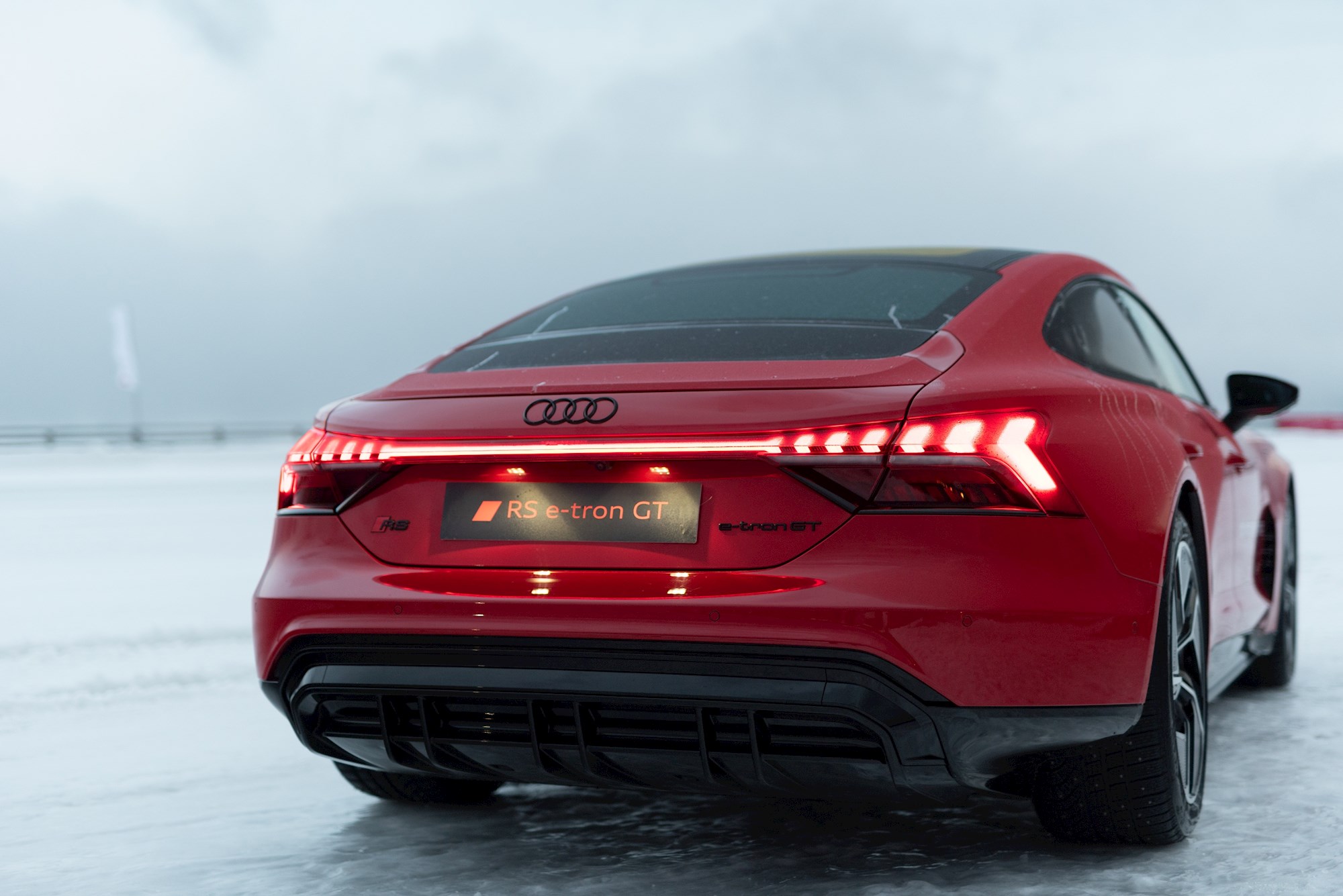 WATCH: Tackling SHPG snow handling circuit in an Audi e-tron - Driven ...