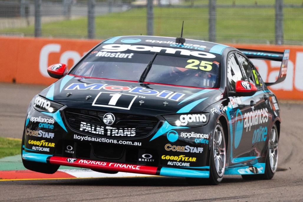 Final-generation Holden V8 Supercar sells for over $600k at - Driven ...