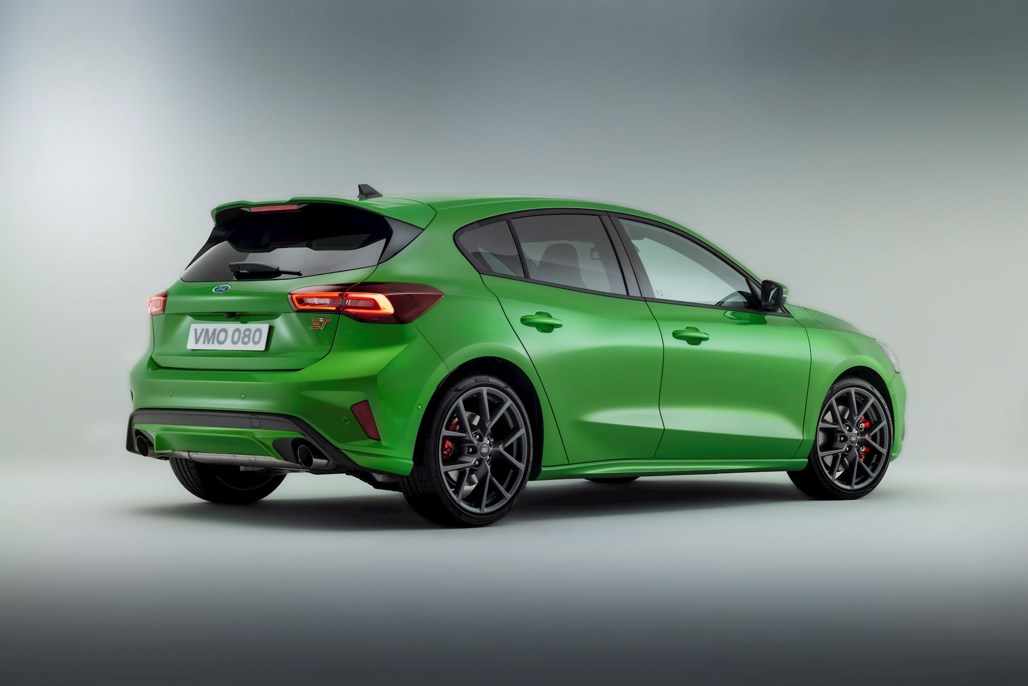 Ford introduces hybrid powertrain in New Focus Active and Ne - Driven ...
