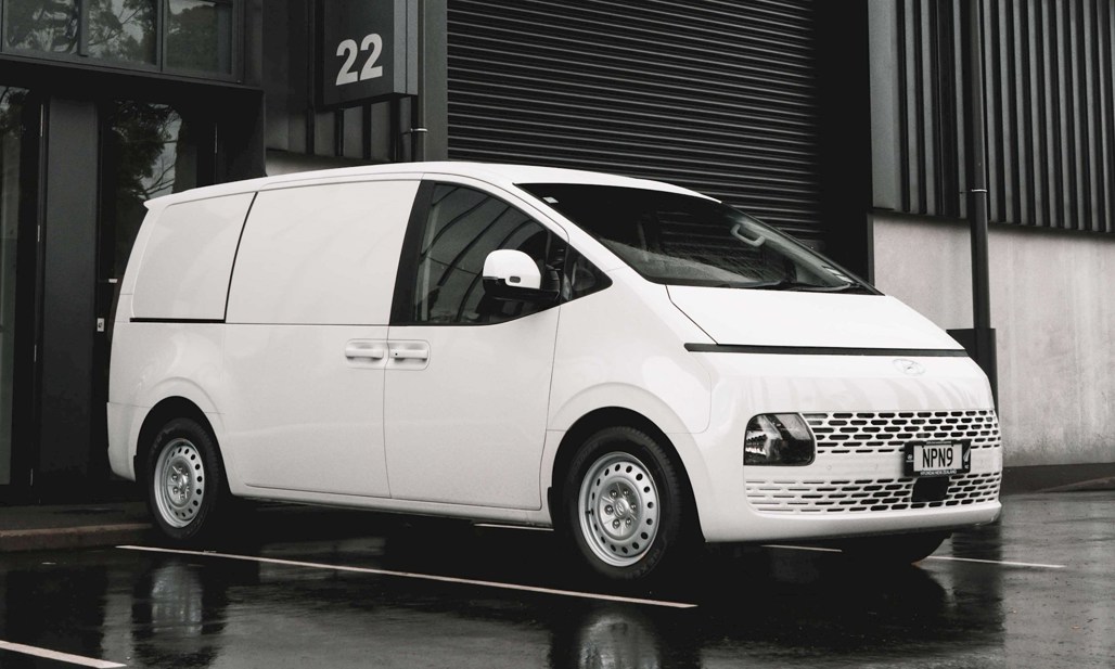 Hyundai Staria Limited review: space travel - Driven Car Guide