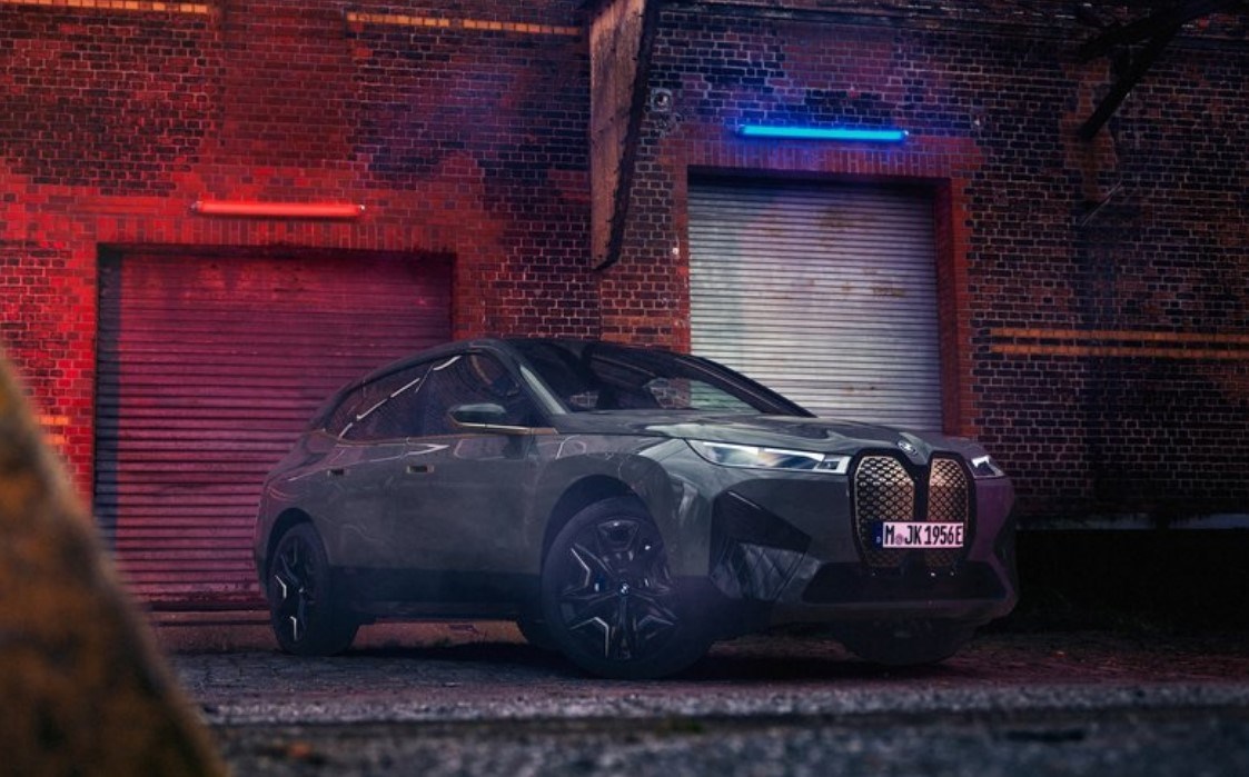 Check out BMW's colour changing paint - Driven Car Guide