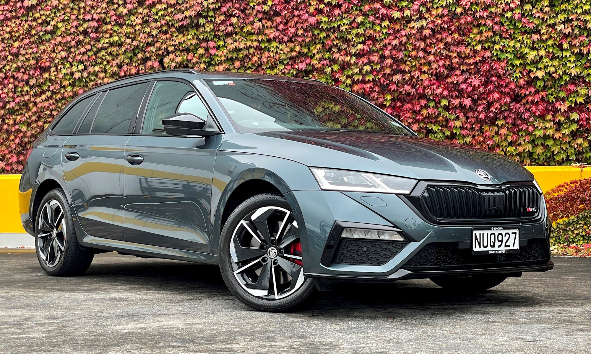 Skoda Octavia RS iV review performance wagon with intraveno Driven Car Guide