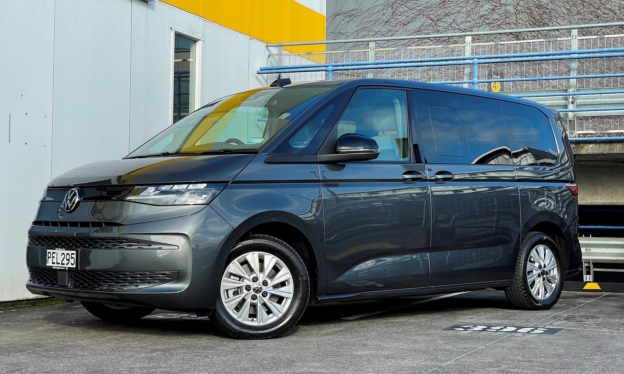 Volkswagen Multivan 7 review: a hybrid people mover in so ma - Driven ...
