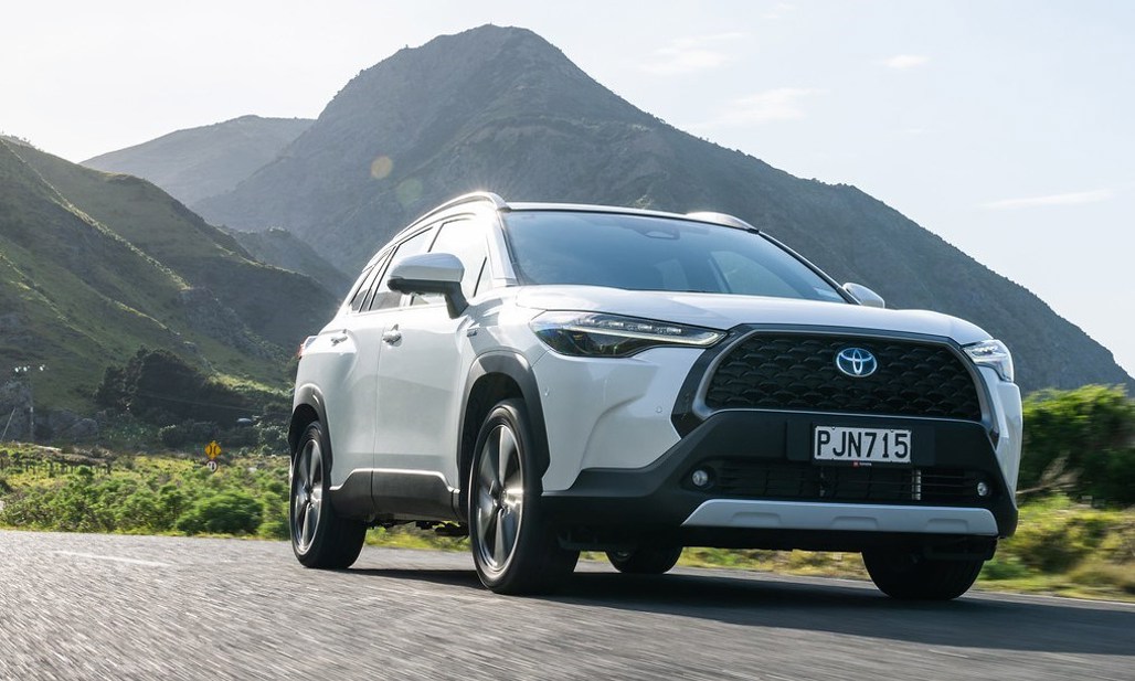 Toyota Corolla Cross Limited AWD review: is Toyota's new hyb - Driven ...