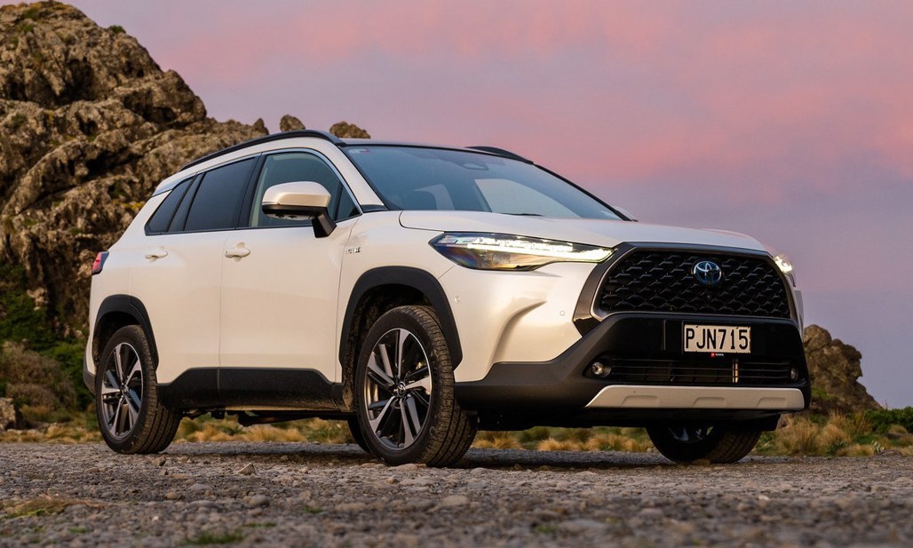Toyota Corolla Cross Limited AWD review: is Toyota's new hyb - Driven ...