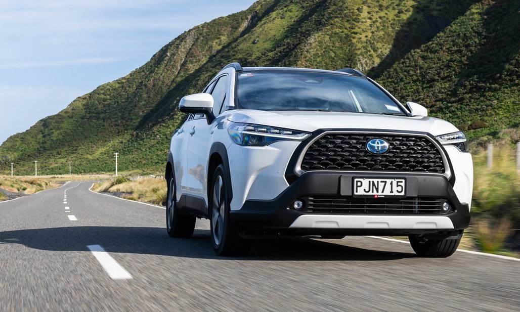 Toyota Corolla Cross Limited AWD review: is Toyota's new hyb - Driven ...