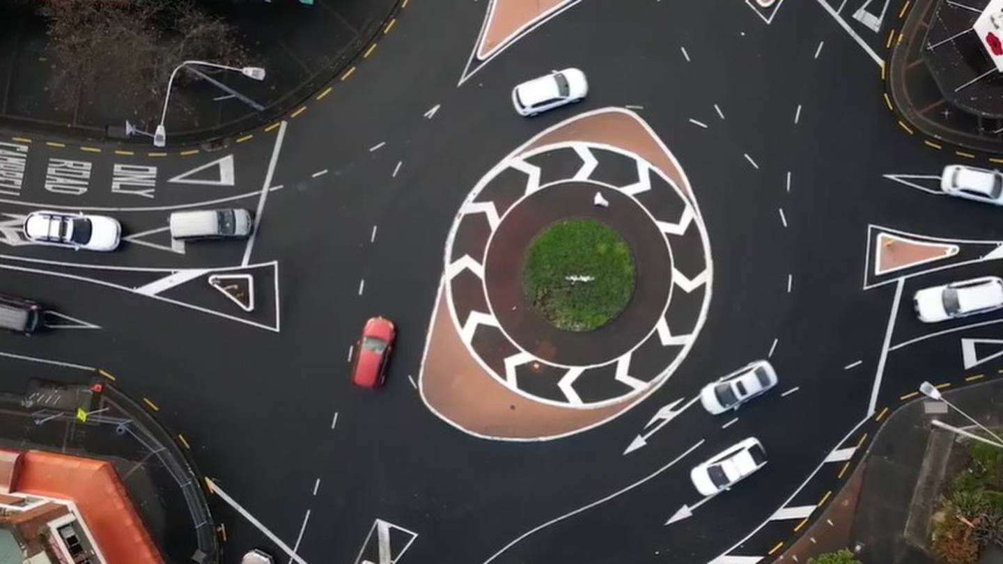 Is this NZ's most notorious roundabout? - Driven Car Guide Is this NZ's most notorious roundabout? - Driven Car Guide