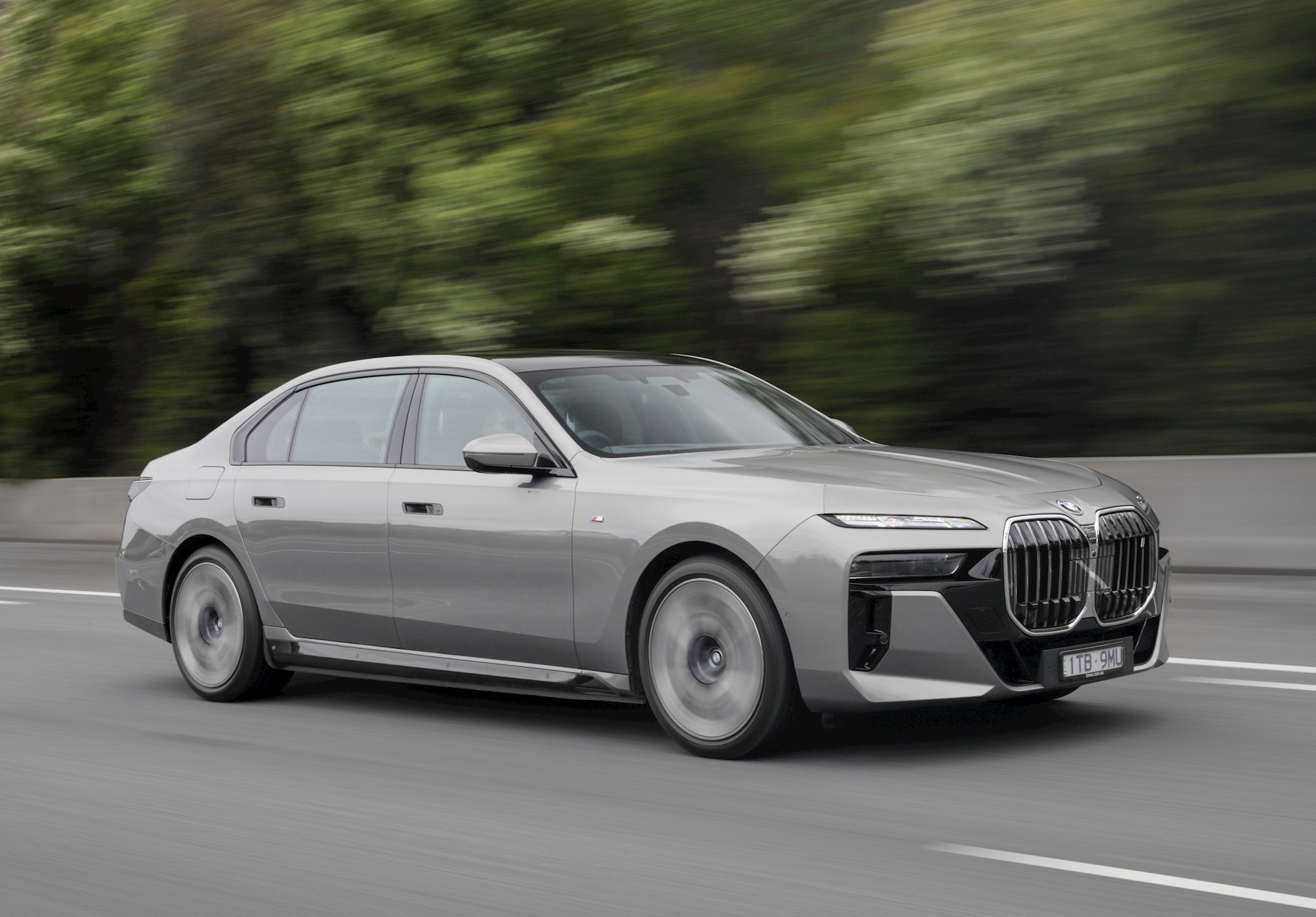 Seven almighty: BMW i7 launch drive, BEV for the 7 Series - Driven Car ...