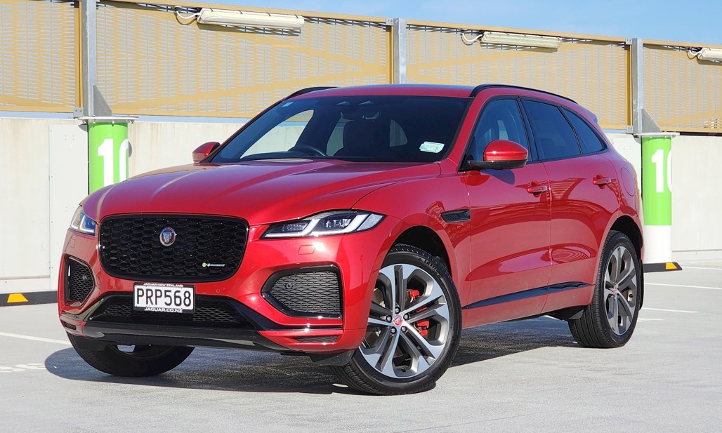 Jaguar F-Pace R-Dynamic HSE P400e review: phase in, phase ou - Driven ...