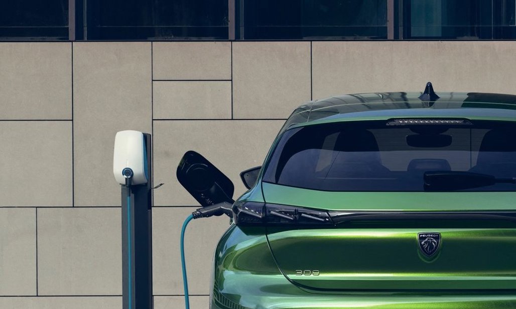 Peugeot 308 GT PHEV review: turns out the greenest one is th - Driven ...