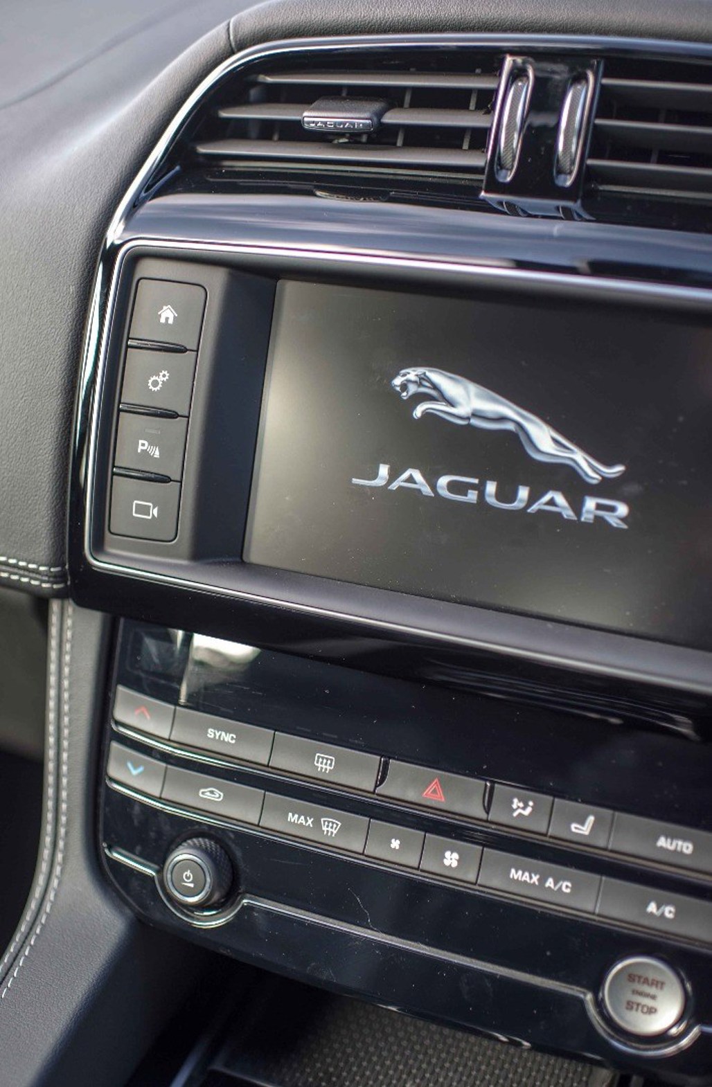 Jaguar F-Pace joins the SUV cat fight - Driven Car Guide