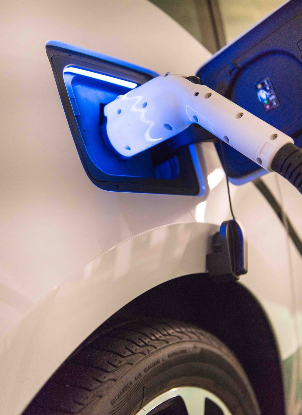 Vector maps its EV chargers - Driven Car Guide