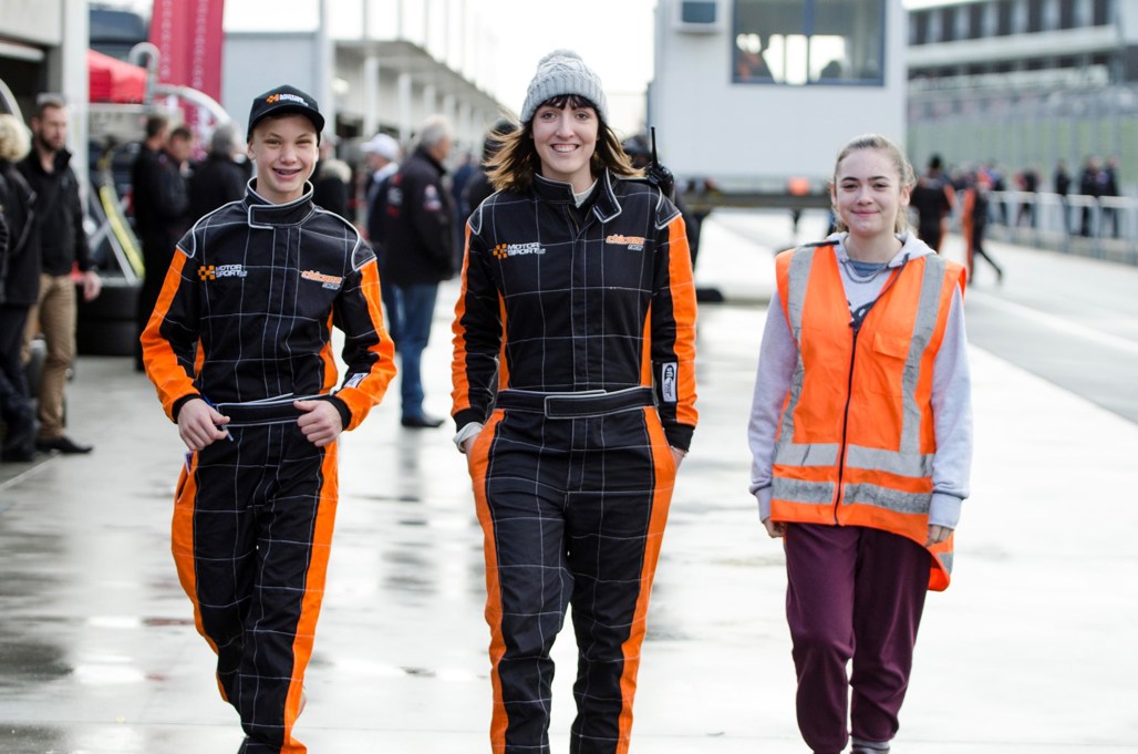 Motorsport: Marshalling support - Driven Car Guide