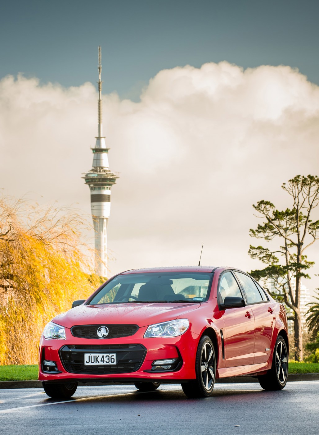 Holden rejects trend and thinks big with Commodore Black Edi - Driven ...