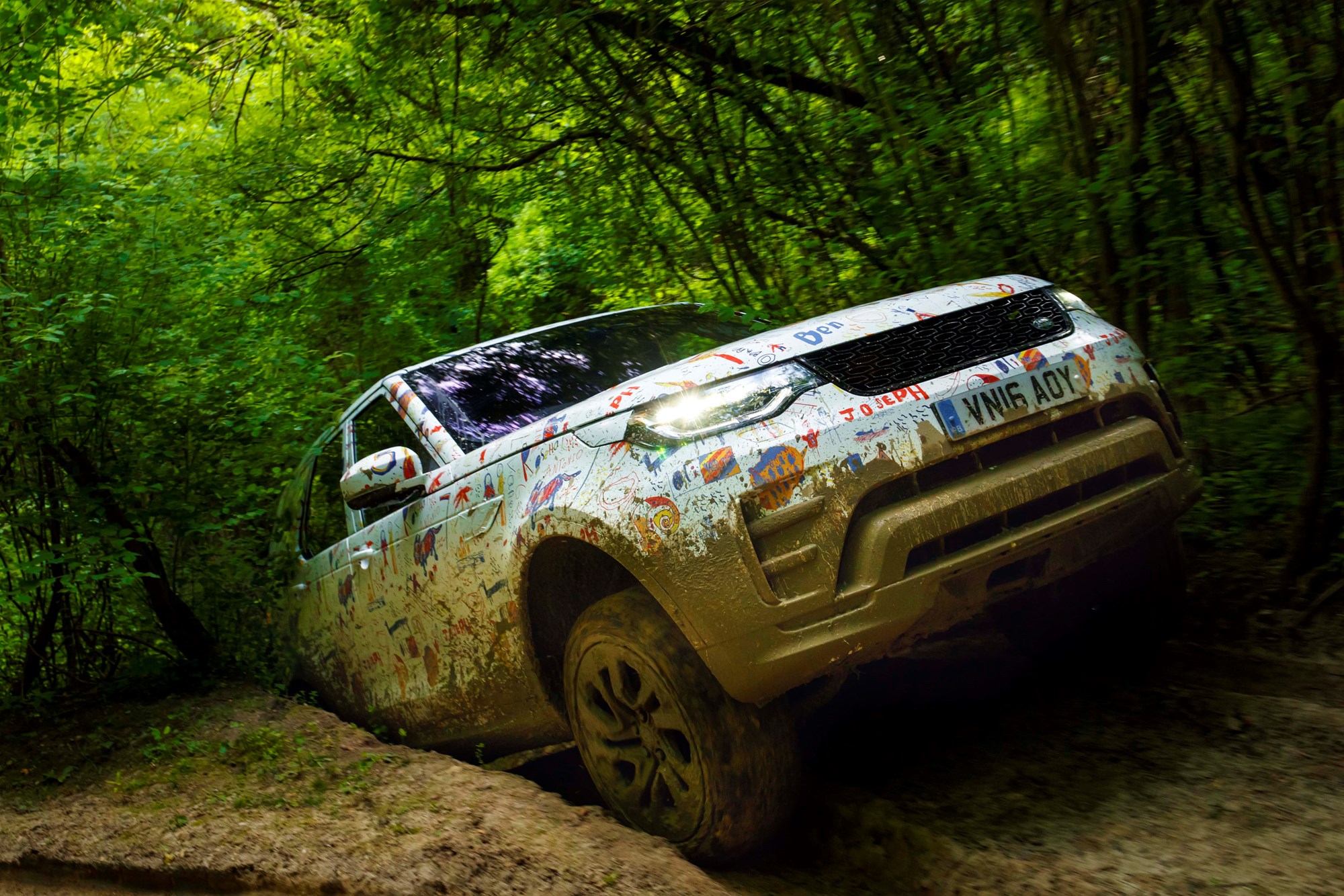 New Land Rover Discovery survives the kids test - Driven Car Guide