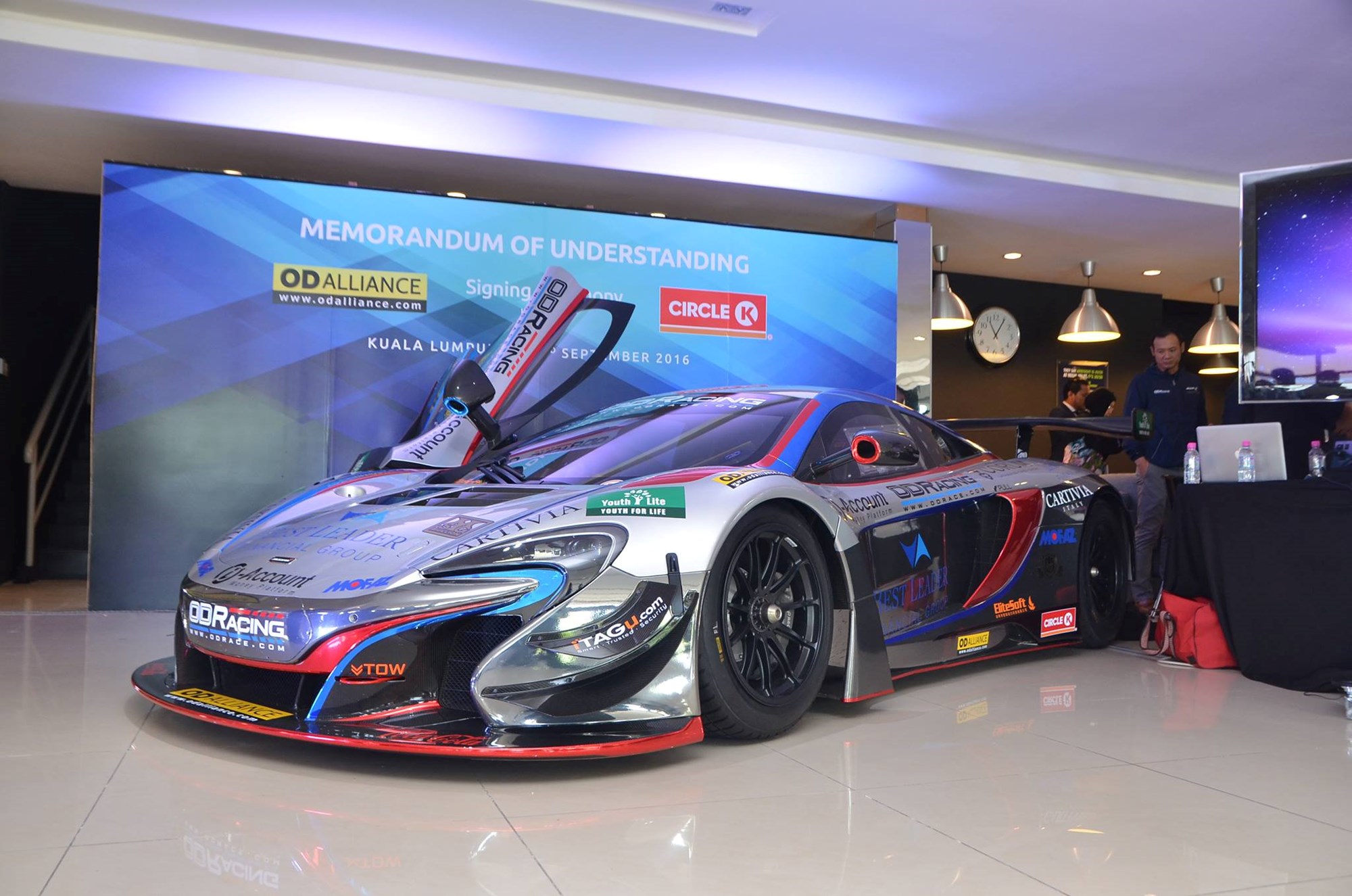 Kiwi up and comer secures McLaren GT seat - Driven Car Guide