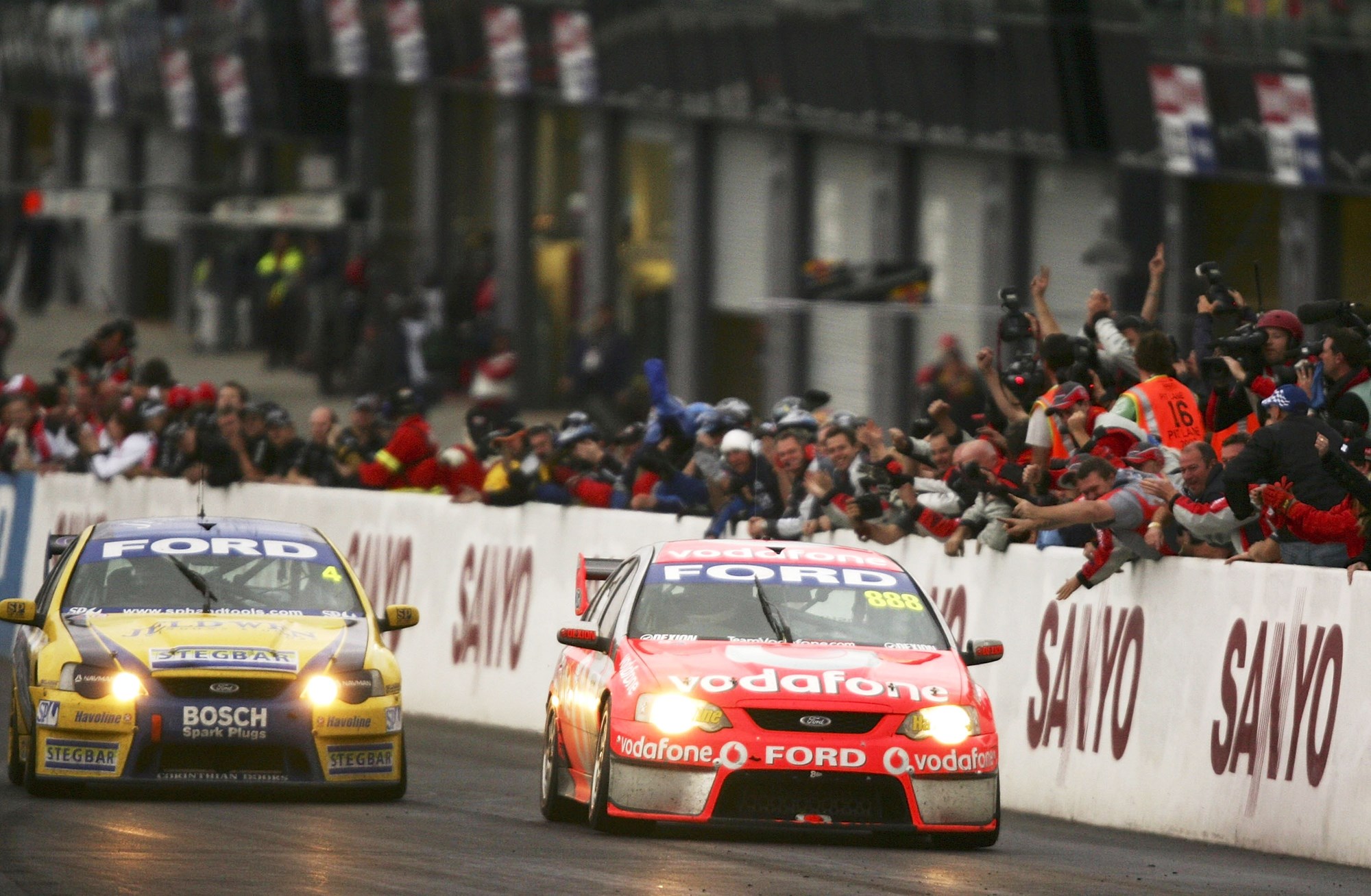The five best Bathurst 1000s of all time - Driven Car Guide